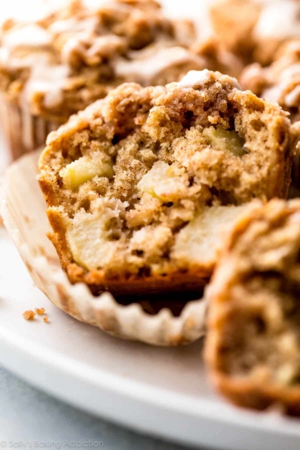 Apple Cinnamon Crumb Muffins - Sally's Baking