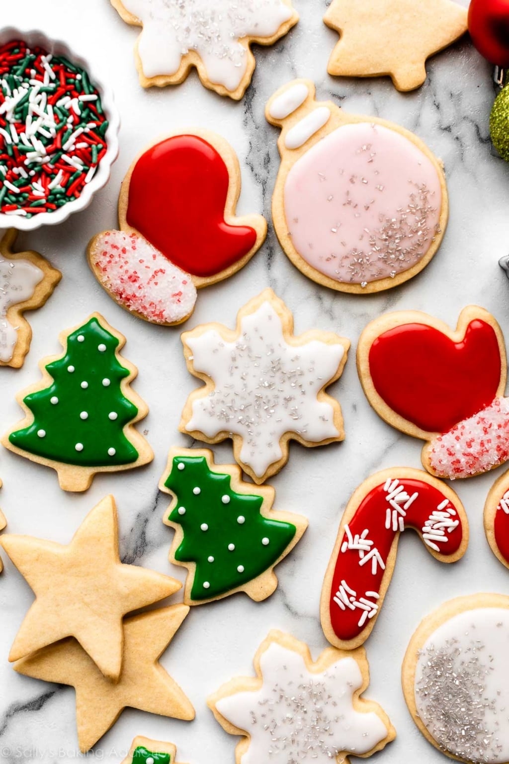Christmas Sugar Cookies Recipe with Easy Icing - Sally's Baking