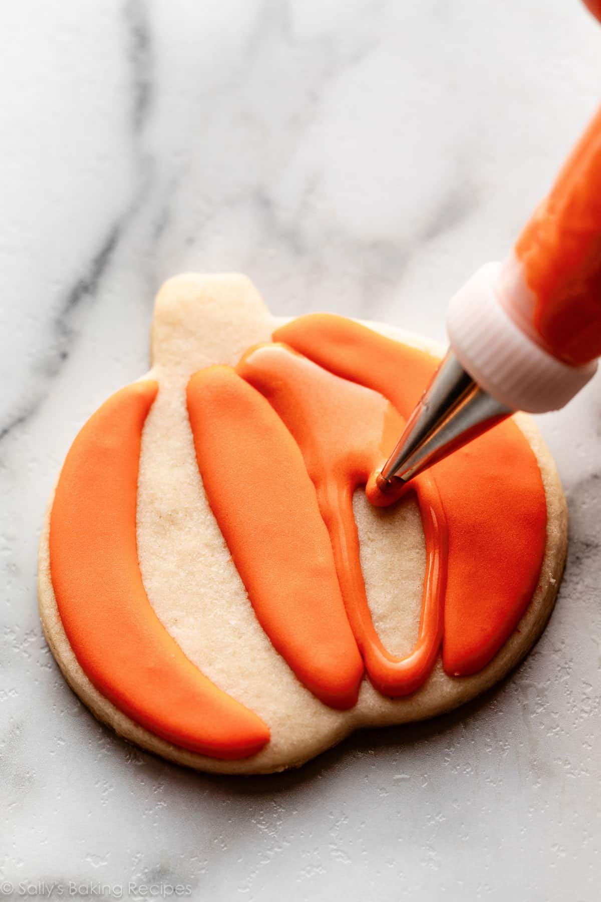 How to Decorate Sugar Cookies (4 Ways + Video) - EMSEKFLOL.COM