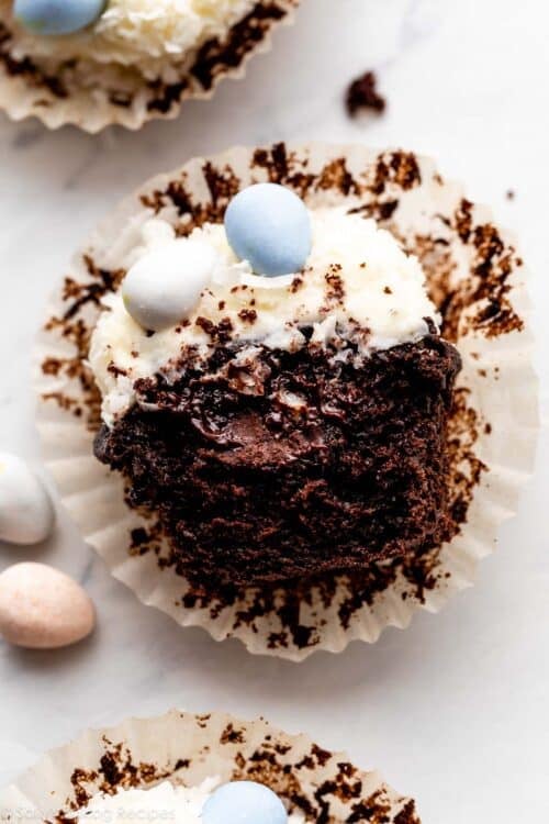 How to Fill Cupcakes (Video) - Sally's Baking