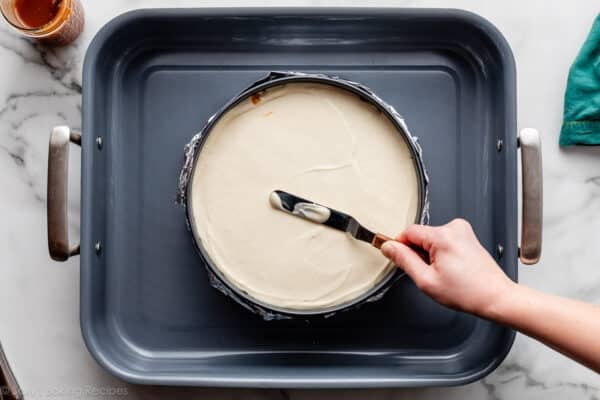 How to Make a Cheesecake Water Bath (Video) (Video) - Sally's Baking